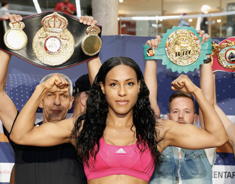Boxing legend Cecilia Braekhus wins world titles in 2nd weight class in ...
